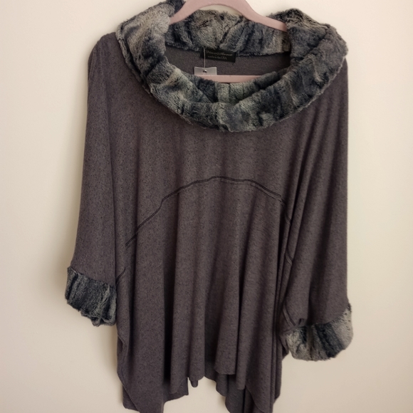 Vine Street Apparel | Sweaters | Vine Street Grey Poncho With Faux Fur ...